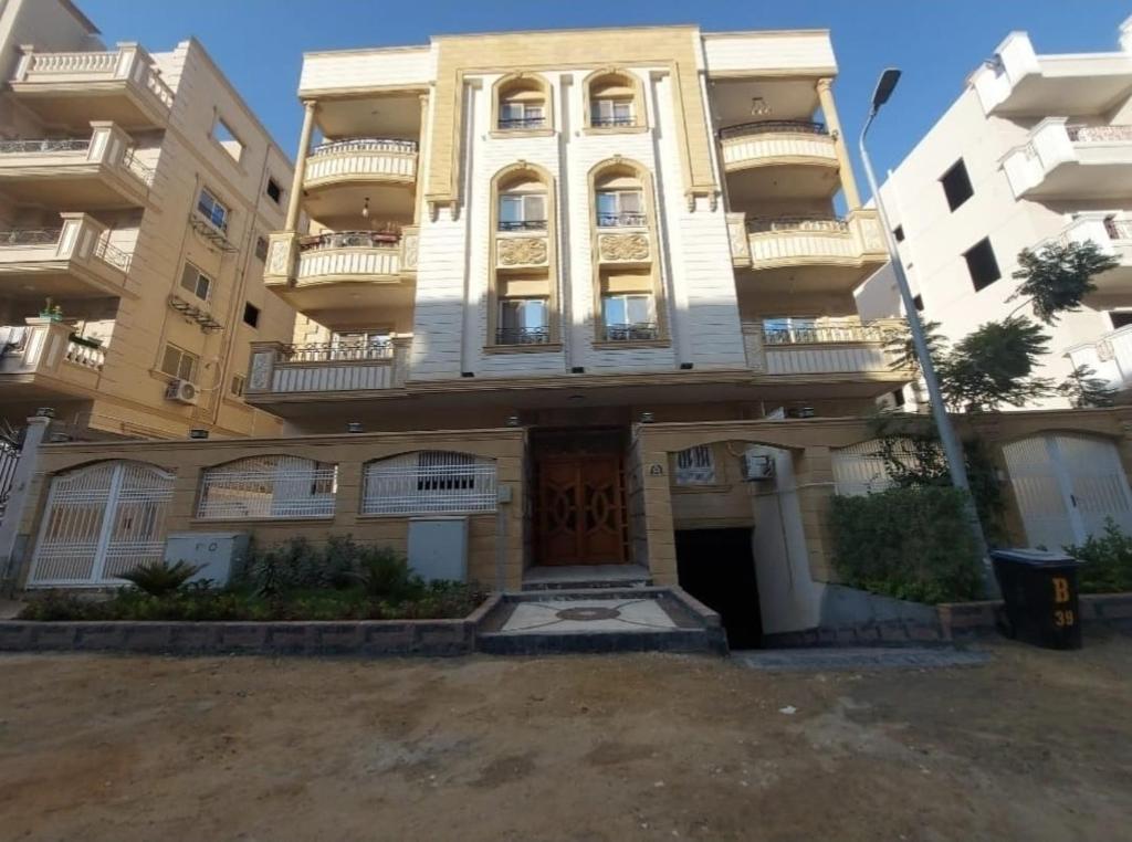 High Super Luxury Apartment with furniture and appliances، Sheikh Zayed ...