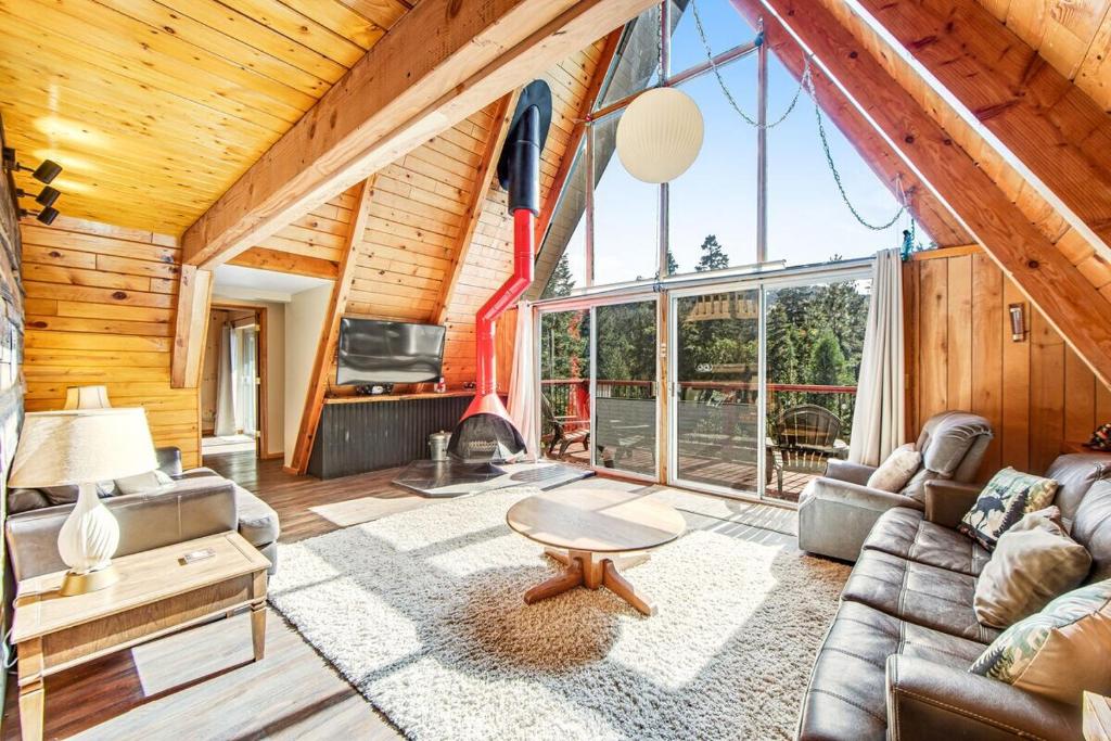 Black Diamond Vista ~ Dog-friendly - hot tub, decks, & mountain views ...