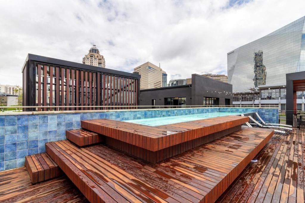 Calm - secure modern loft Sandton, Johannesburgo (precios actualizados ...
