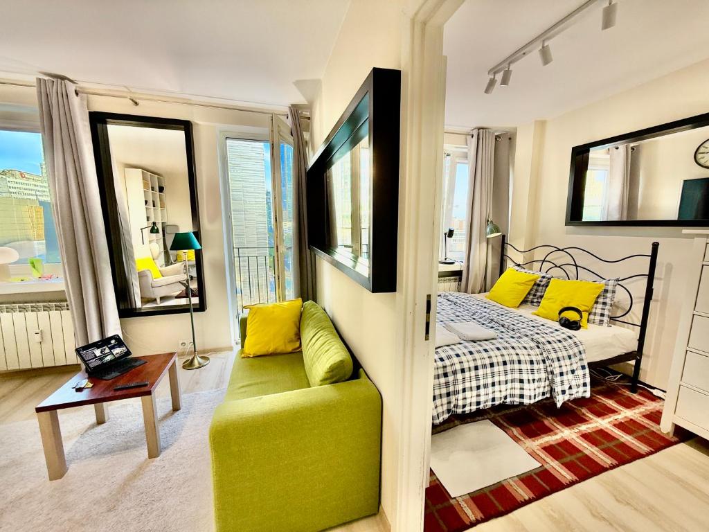 GREEN 5 AC Rondo ONZ metro WiFi 80'TV OLED Netflix HBO AppleTV Disney ...