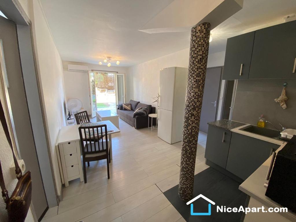 Nice hillside with 100 sqm private garden, Nice (updated prices 2026)