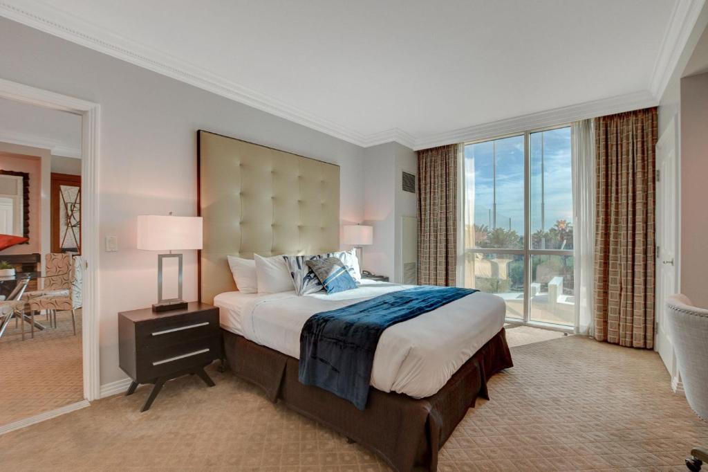 The Blue Hour Suite at MGM Signature Tower 3 BALCONY, Las Vegas (updated prices 2025)