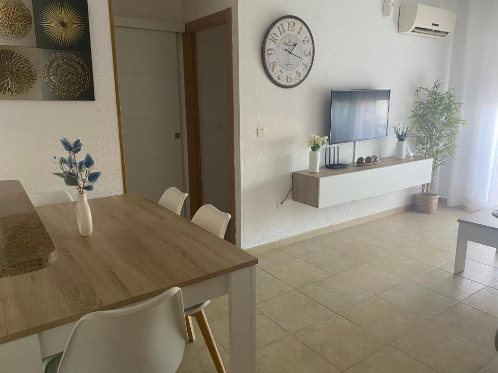 Edificio TORREMAR vistas al mar, orientación norte, Wifi y Smart-TV ...