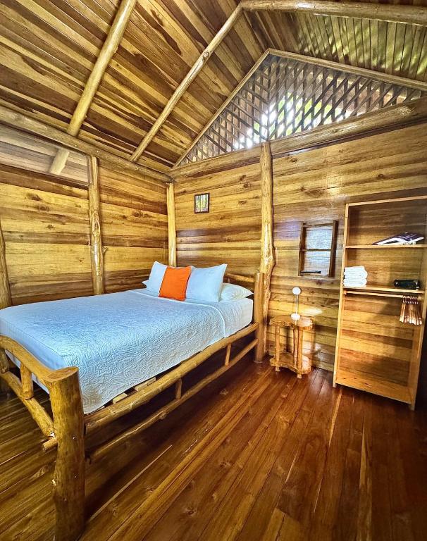 Hanging Rustic Cabin with Balcony and terrace #4, Fortuna ...