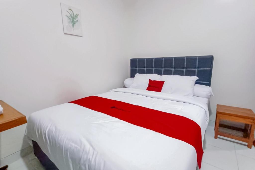 RedDoorz at Tebee Homestay near Tugu Kartasura, Kartosuro (updated ...