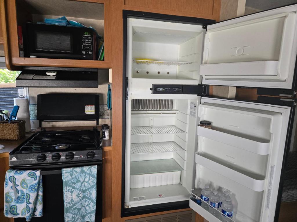 Family RV in a farm, Nanoose Bay (opdaterede priser for 2025)