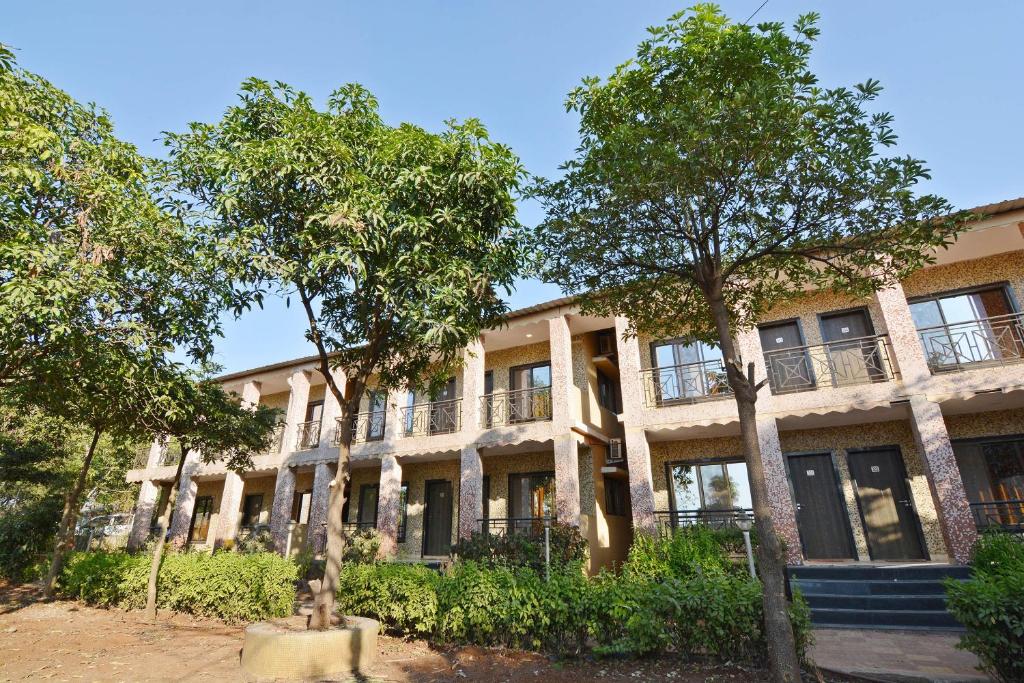 Hotel O Midway Park Resort, Atgaon (updated prices 2025)