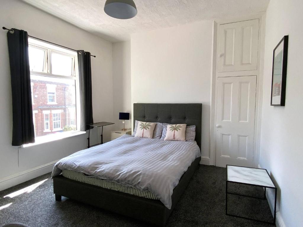 Huge Modern Room to Stay in Salford Samson Plab, Manchester (preus ...