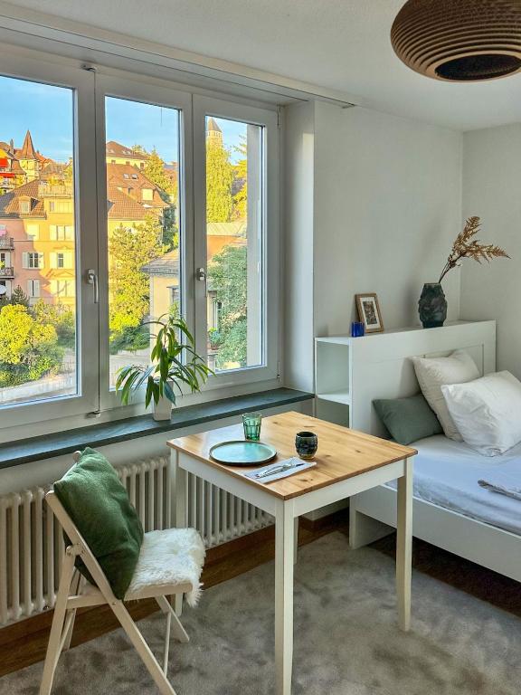 Stylish Solo Sanctuary with Stunning City Views, Zürich (preços ...