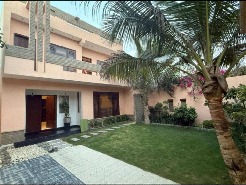 2 Bed Room Darakshan Villa Defence DHA, Karachi (prezzi aggiornati per ...