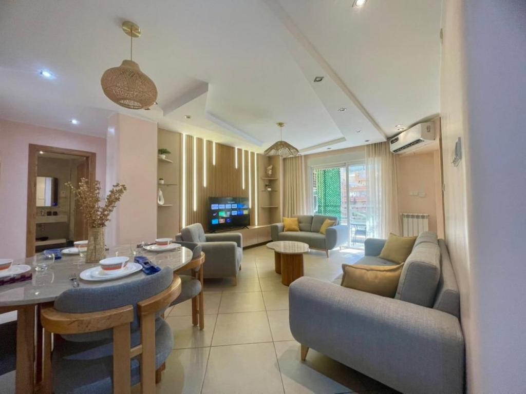 Alger - El Achour - Logement spacieux et moderne avec parking, El Achour (opdaterede priser for ...