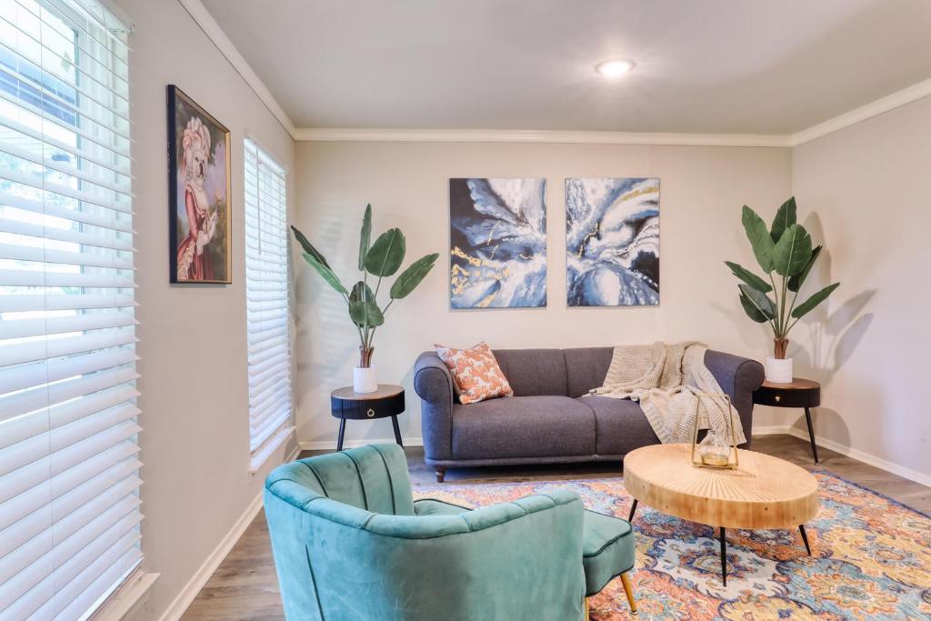 Charming 3-bedroom house in terrific Houston with AC, WiFi, Houston ...