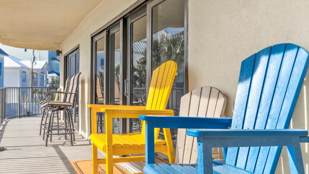 Low Floor - Remodeled - Beachfront - FLPCB65, Panama City Beach ...