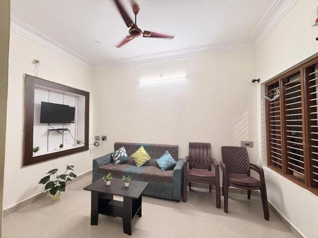 2BHk Homestay Opp Mysore Zoo, Kamadhenu Homestay B, Mysore (prețuri ...