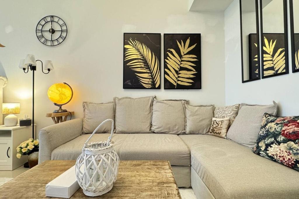 Reem Cozy Studio - Comfortable Stay Near Reem Mall & Waterfront, Abū ...
