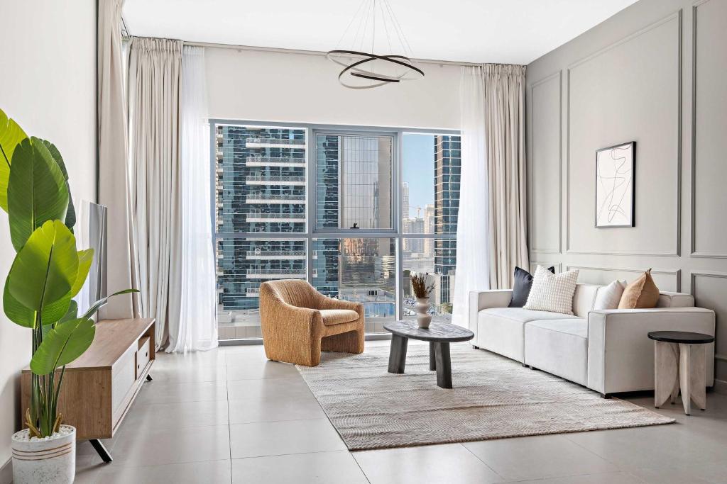 Silkhaus in Bellevue Tower Modern 1BR with Pool & Gym, Dubaj ...