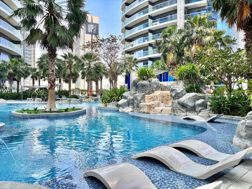 Chic 2BR Escape, Pool Access in Prime Dubai Spot Near Attractions, Dubai (updated prices 2026)