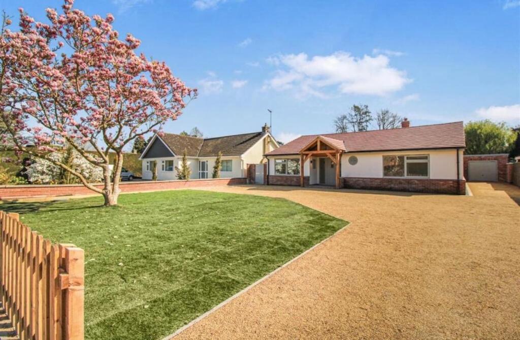 Detached Home Near Kings Lynn, North Runcton (updated prices 2026)
