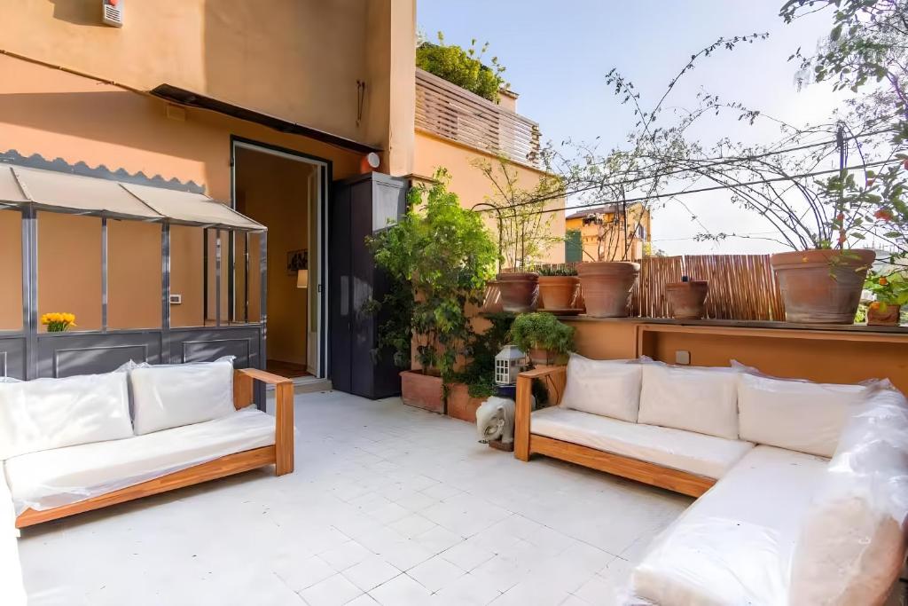Elegantis Monti Royal Apartment with private terrace, Rome (updated ...