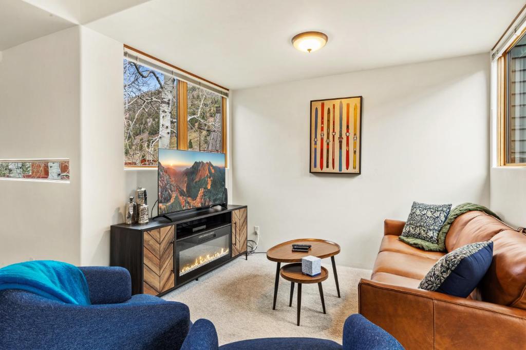 Experience luxury at Alpenglow at Telluride Lodge, Telluride (updated ...