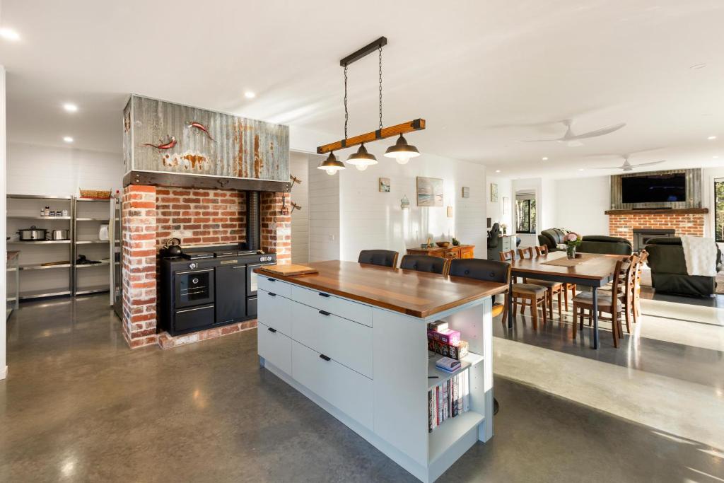 Timberlite, Tolmie (updated prices 2026)