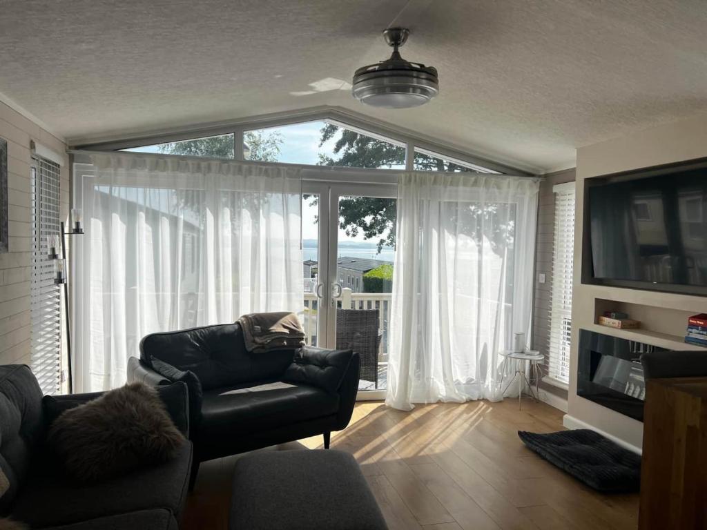 43 Harbour View, Poole (updated prices 2026)