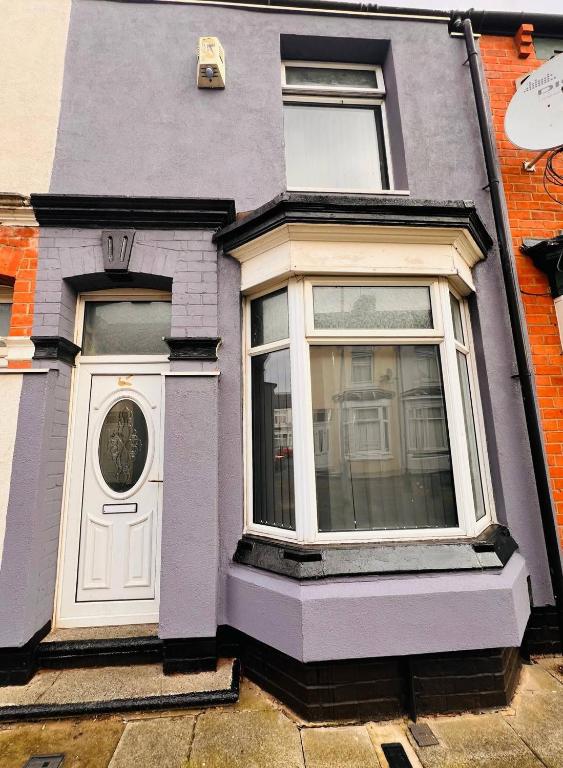 3 Bed Home Free WiFi Netflix Central Location, Teesside County Borough ...
