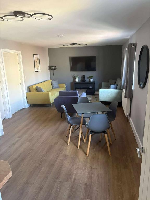 The Reunion Bar and Restaurant Lodges, Loftus (precios actualizados 2025)