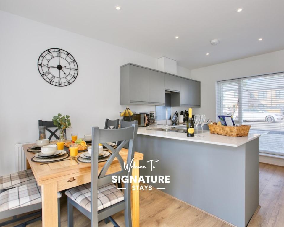 Harveys Yard by Signature Stays - Hayle Luxury Beach home with parking ...