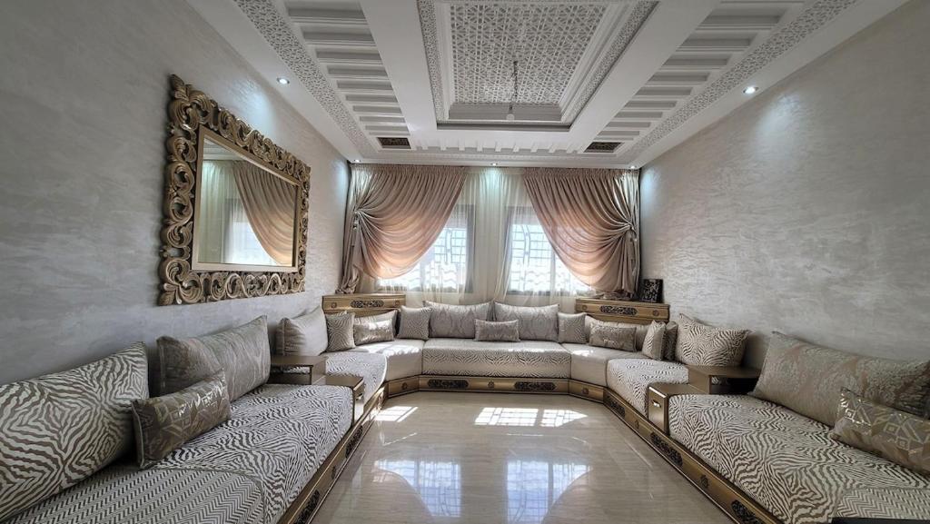 Abderrahim Boughaba, Fès (aktualizované ceny na rok 2025)