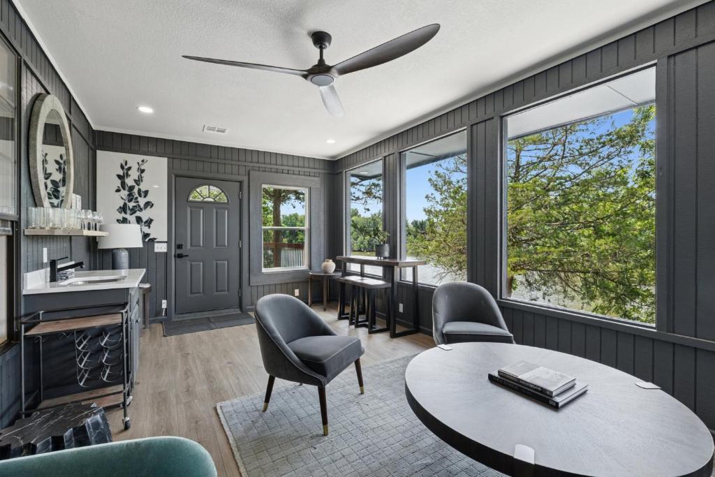 Lakeview Lounge Group-friendly Near Hefner #lw, Oklahoma City (updated ...