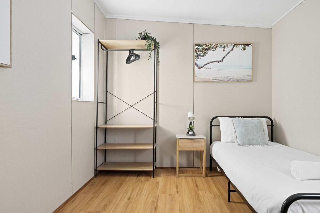 Boutique Detached Single Room Near Light Rail in North Parramatta ...