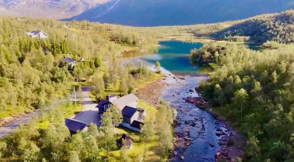 Cozy Valley Retreat by River, Lake and Muntains, Narvik (prețuri ...