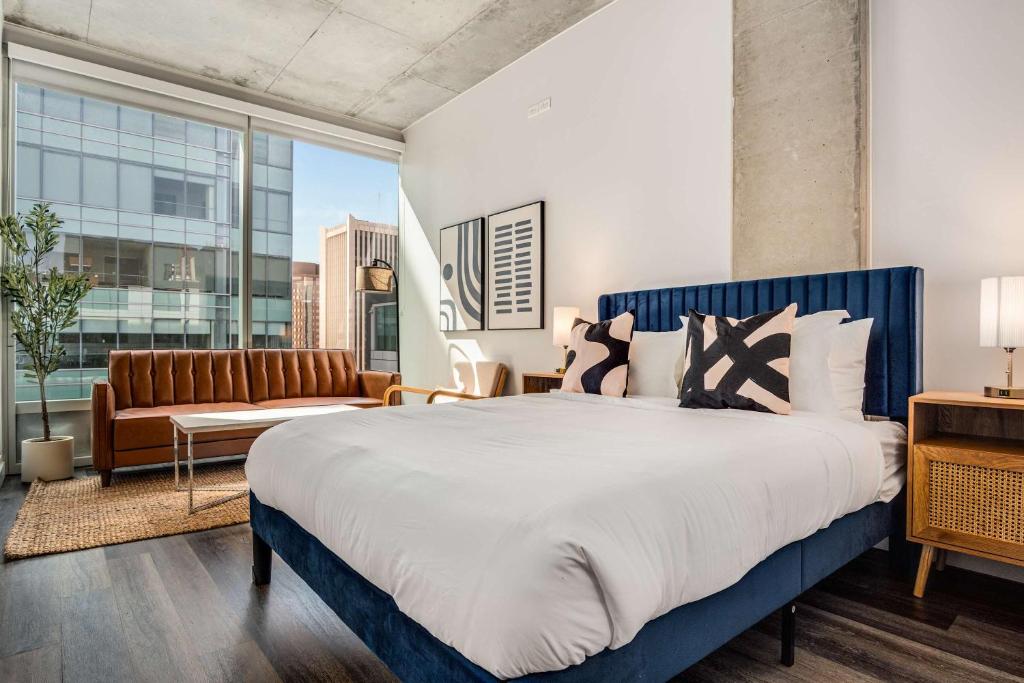 Boulevard Stays Luxe Downtown Studio Pool Gym & Garage, Phoenix ...