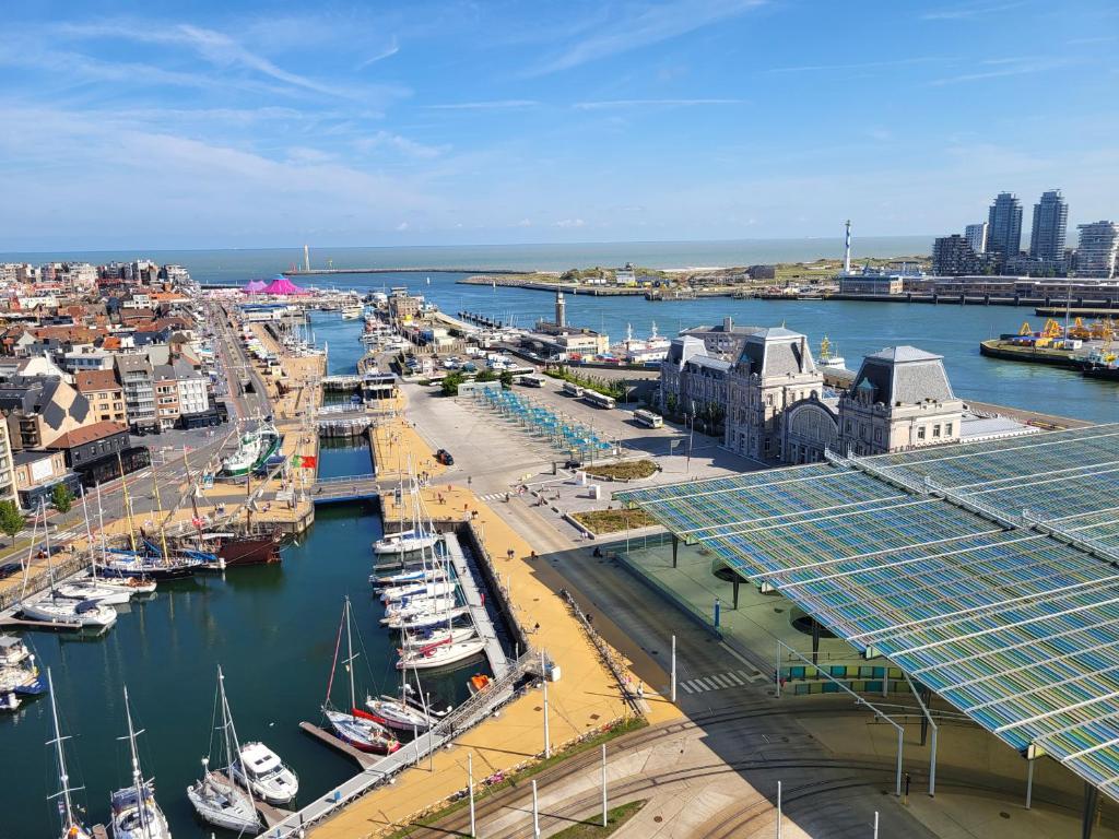 Skytower One - 14th floor - Splendid Harbour & Sea View, Oostende ...