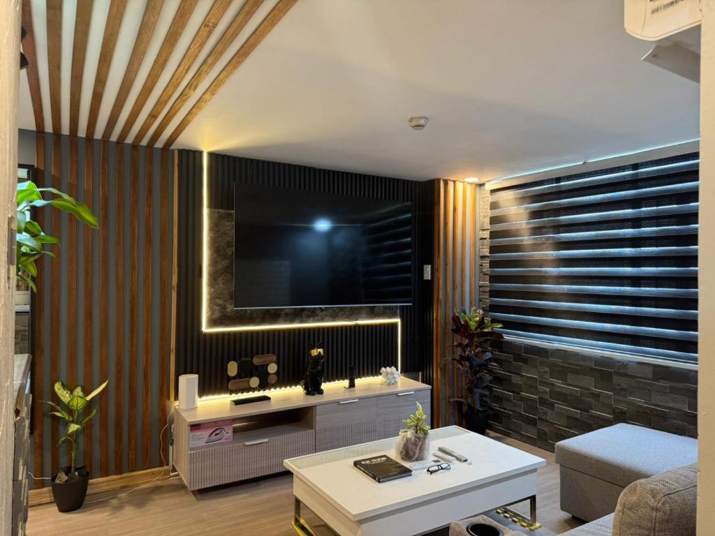 California Gardens Square Loft type 2 bedroom unit, Μανίλα ...