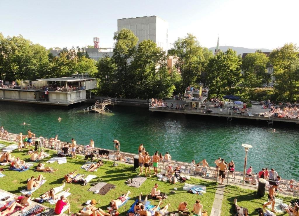 Stylish Solo Sanctuary with Stunning City Views, Zürich (preços ...