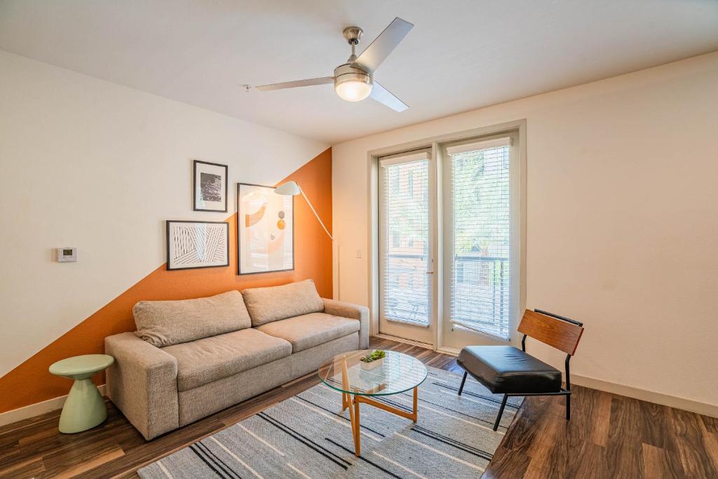 Boulevard Stays Modern Roosevelt Row Suite 1BR Pool Gym 8, Phoenix ...