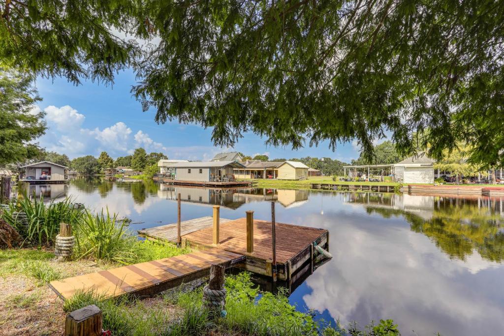 5 Mi to Downtown Morgan City Waterfront Retreat, Морган-Сити ...
