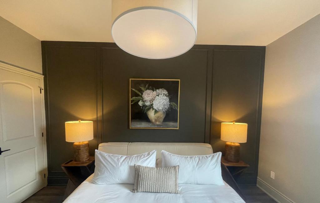 The Ayrshire Hotel, Elora (updated prices 2026)