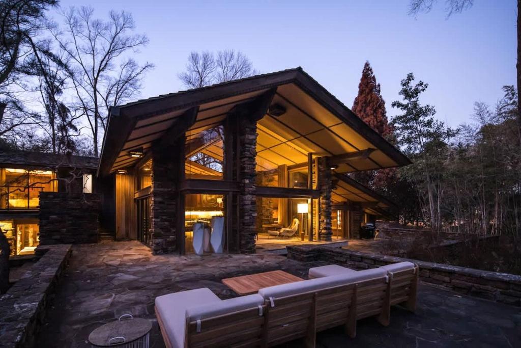 Hunter House - Famous Fay Jones home in Memphis, Memphis (precios ...