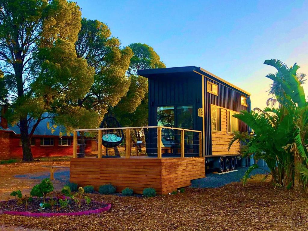 Eco-Friendly Glamping Retreat overlooking Lake Bumbunga, South ...