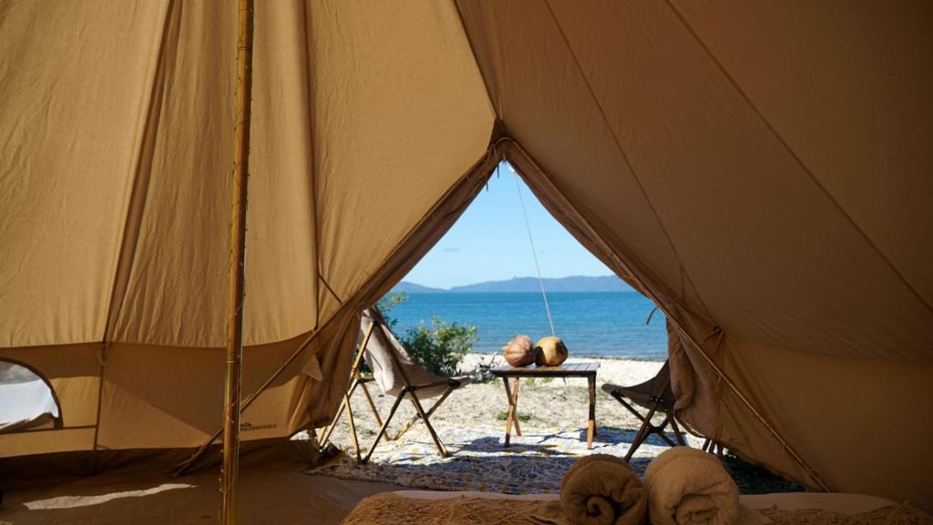 Off-Grid Cozy Bell Tent Ideal for Two in Queensland, Hamilton Island ...