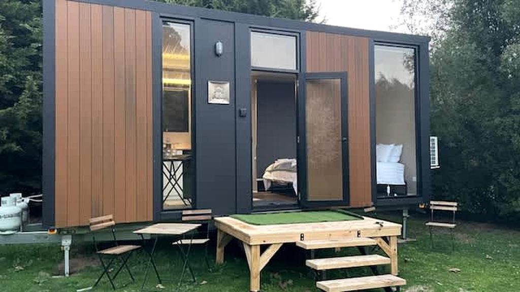 Fully Equipped Tiny House Perfect for an Intimate Getaway in Victoria ...
