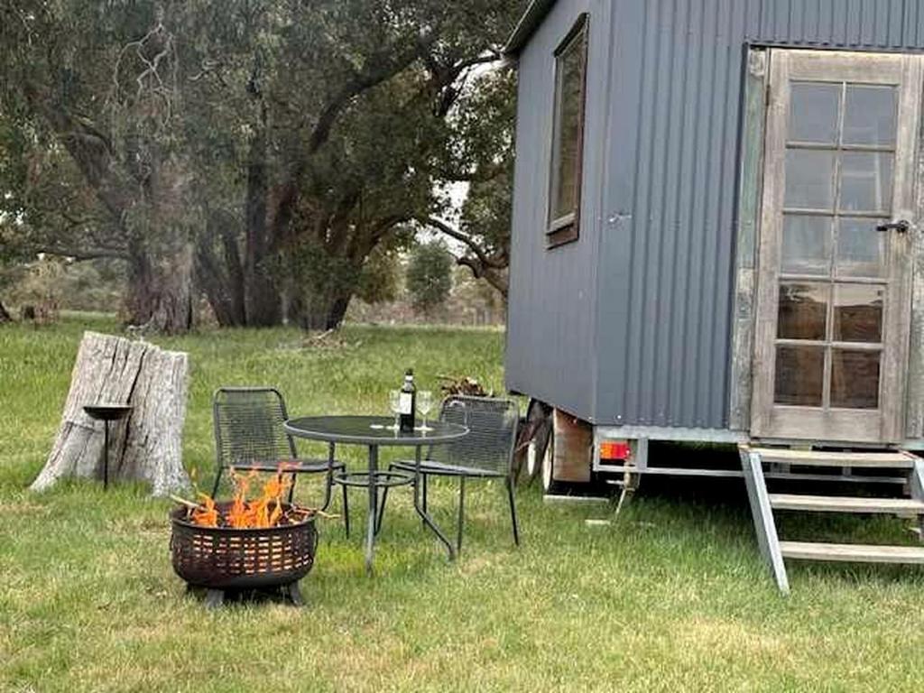 Fantastic Tiny House with Amazing Views of the Surrounding Hills and ...