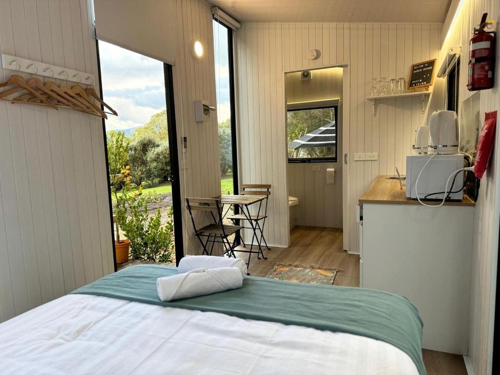 Gorgeous Tiny House with Fire Pit in Yarra Junction, Victoria ...