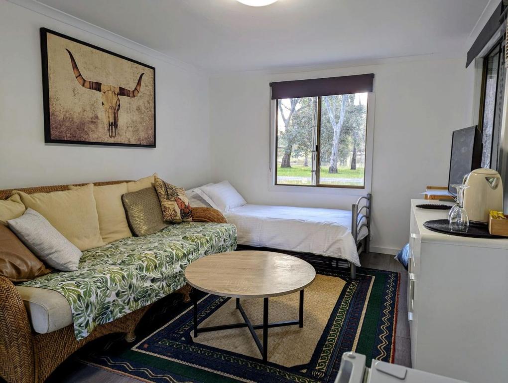 Cozy Tiny House Rental in Australia: Book Your Stay near Grampians ...