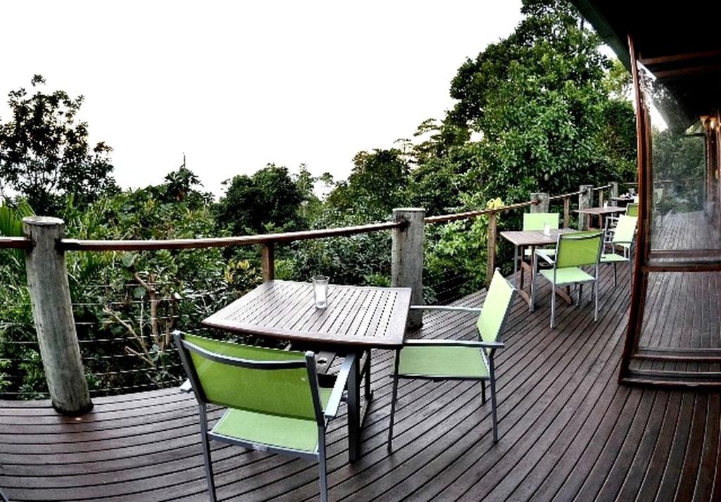 Deluxe Canopy Cabins Overlooking the Coral Sea in Queensland, Mission ...