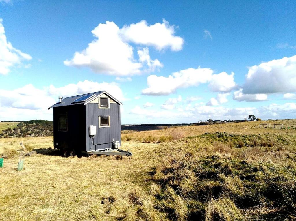 Cosy Tiny House for a Goat Farm Stay near Melbourne, Romsey ...