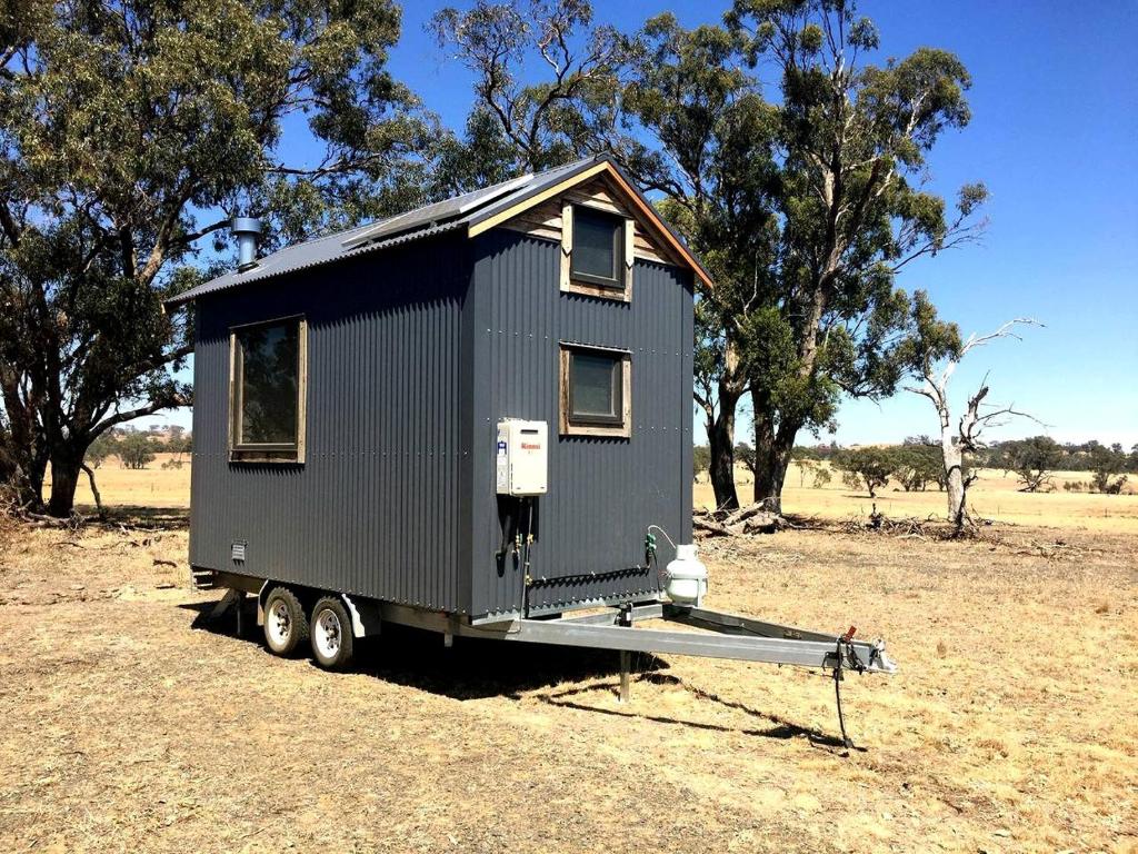 Rustic Tiny House Rental for a Weekend Getaway in Victoria, Redesdale ...